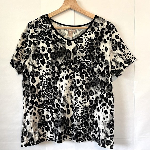 White Stag | Tops | White Stag Womens Short Sleeve Blouse In Black And White Cheetah Print ...